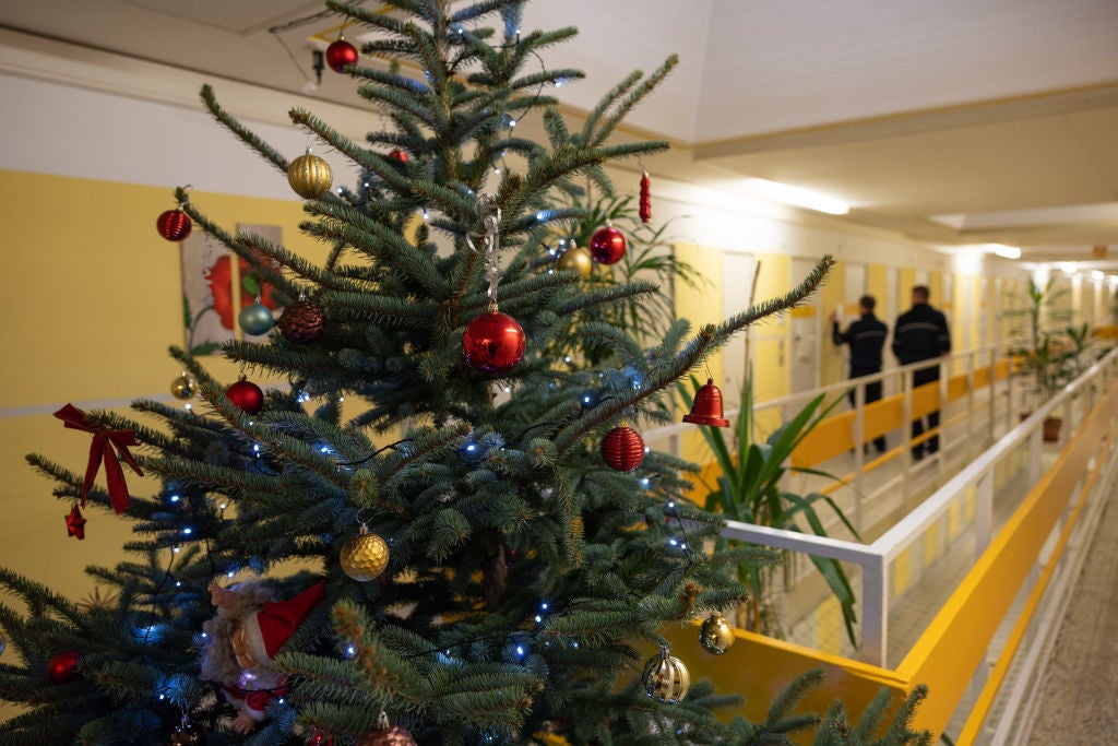 Former Inmates Explain What Christmas Is Like In Jail