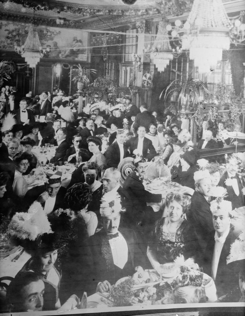 45 Photos Of New Year's Eve Parties From 1870 Onward