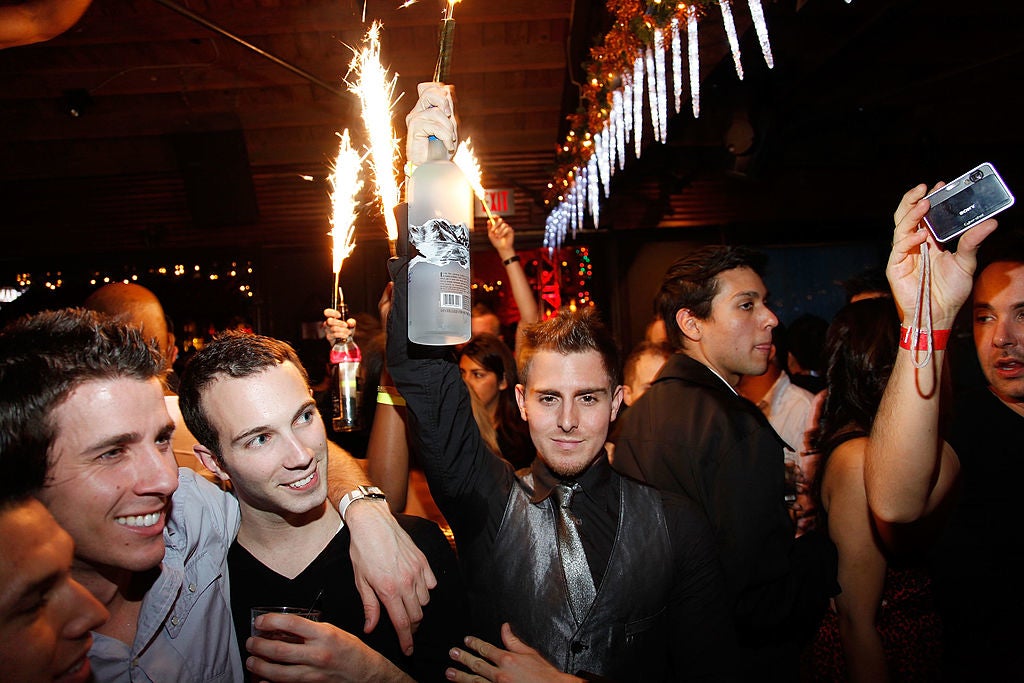 45 Photos Of New Year's Eve Parties From 1870 Onward