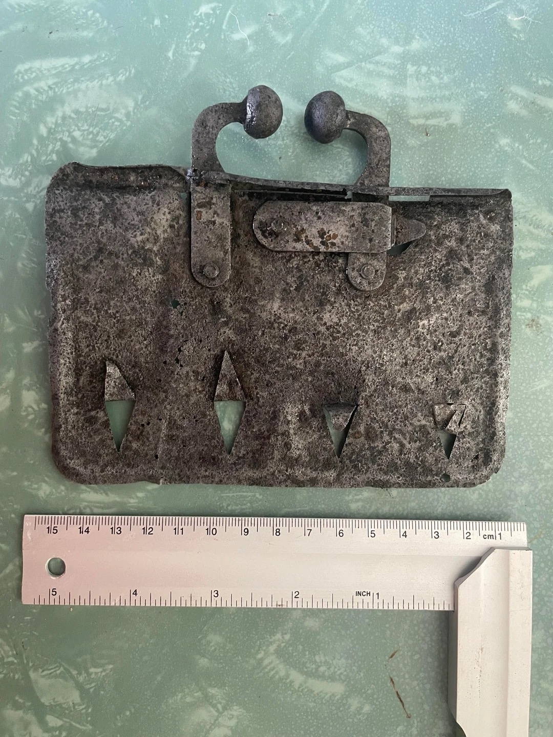 18 Weird Items Identified By People On The Internet