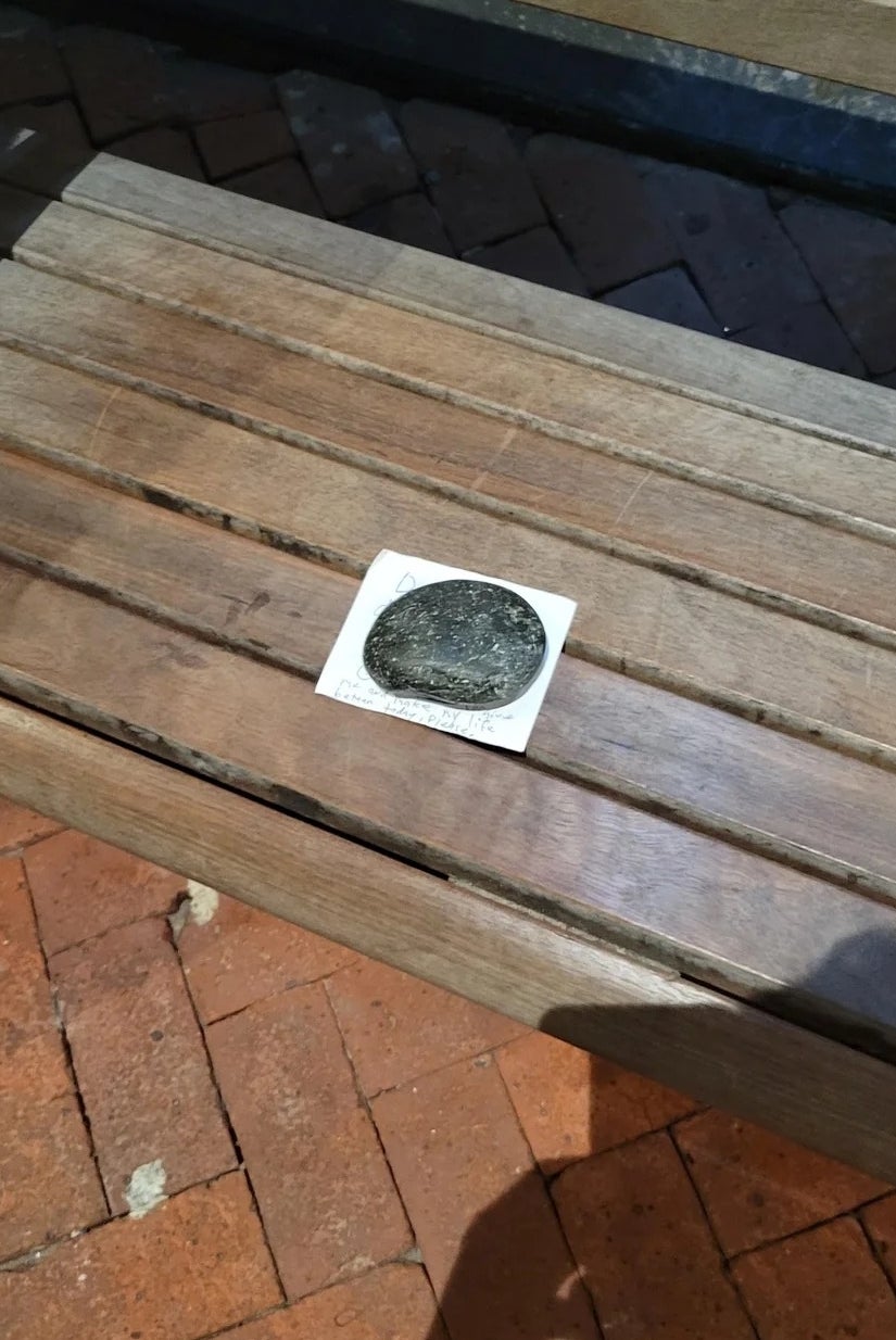 30 Creepy, Weird, And Disturbing Notes People Found Or Received