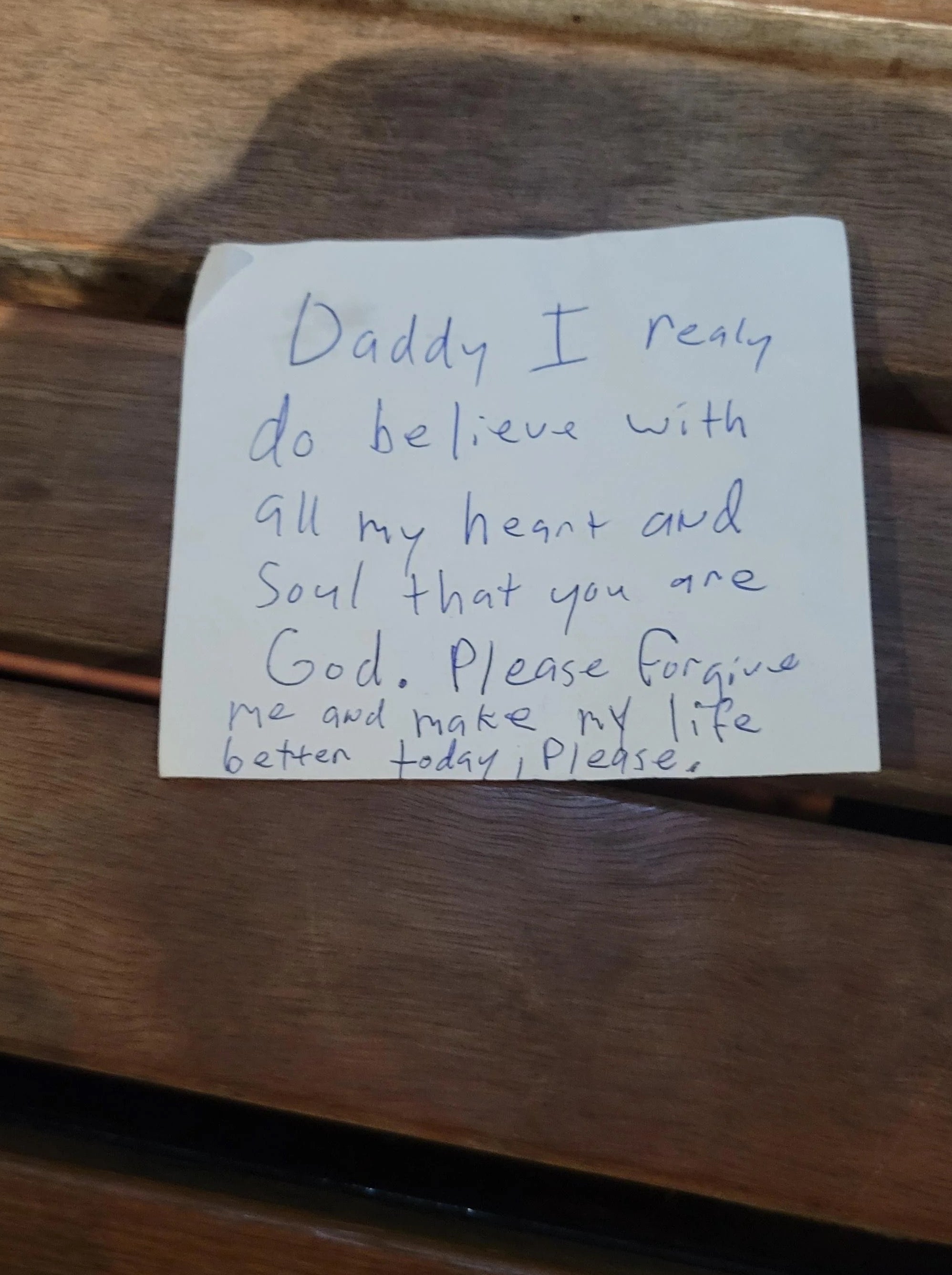 30 Creepy, Weird, And Disturbing Notes People Found Or Received
