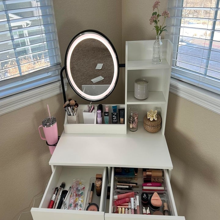 28 Best Makeup Vanities For Getting Ready