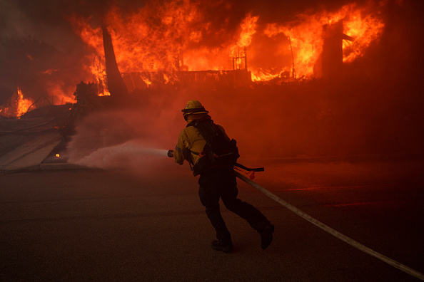 29 Really, Really, Really Wild Pictures Of Firefighters In Los Angeles