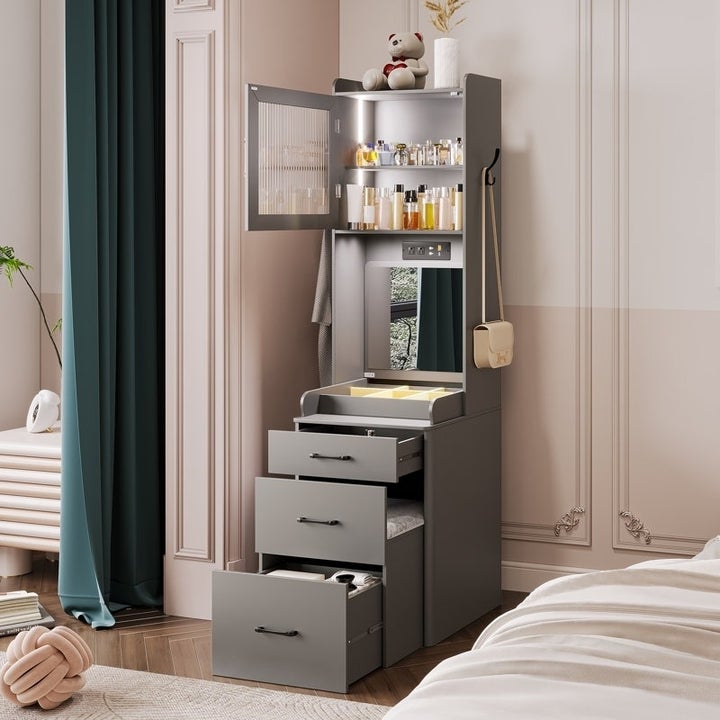 28 Best Makeup Vanities For Getting Ready