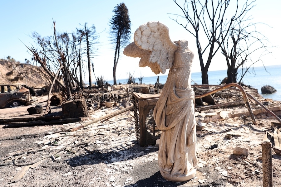 46 Photos Of Random Objects That Survived The Los Angeles Fires