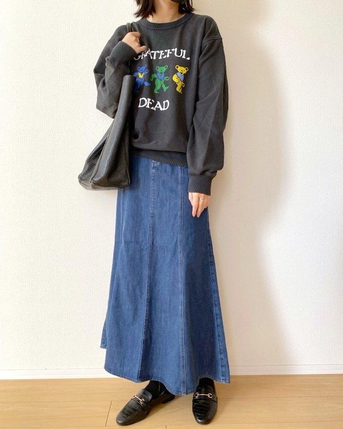 【GUセール】「お腹周りが気にならない！」「はき心地最高」2990円→2490円の『楽ちんスカート』シルエットが美しくて感動した！《着用レビュー》【画像・動画】