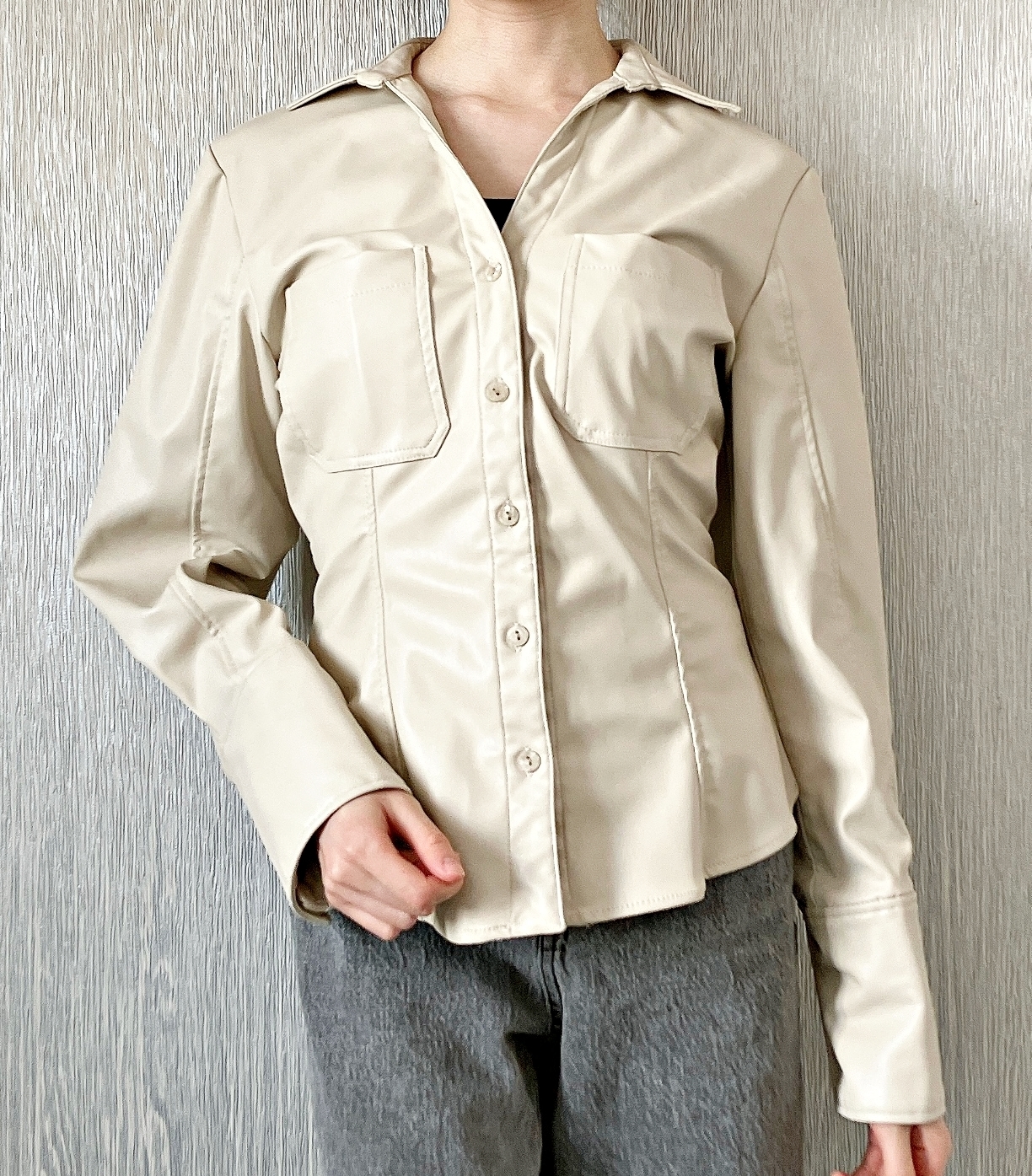 【ZARA】ウエストがめっちゃ細く見える…！5990円→1490円に値下げの「高見えトップス」スタイル盛れる天才でした《着用レビュー》【画像・動画】