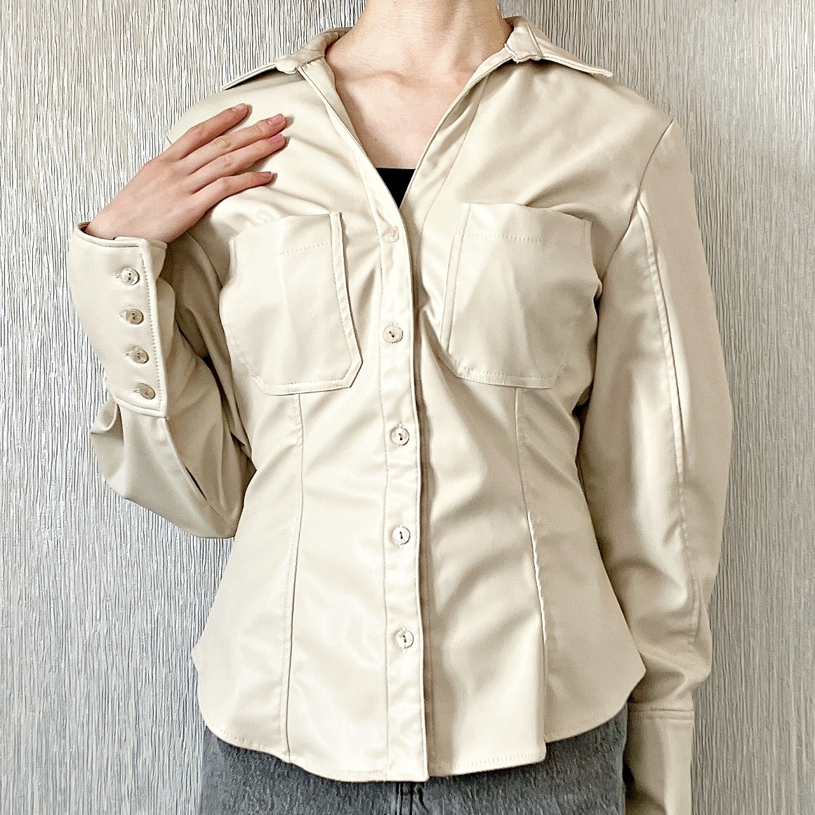 【ZARA】ウエストがめっちゃ細く見える…！5990円→1490円に値下げの「高見えトップス」スタイル盛れる天才でした《着用レビュー》【画像・動画】