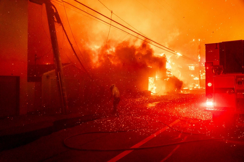 34 Surreal Pictures Of The Los Angeles Fires