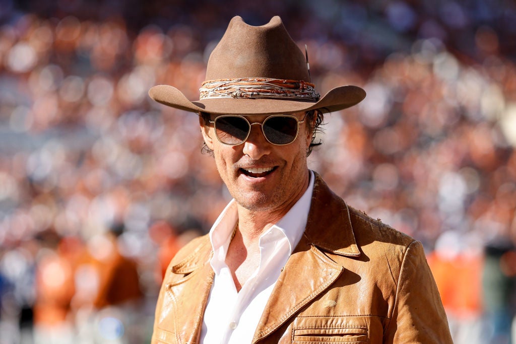 14 Celebrities Who Moved Back To Their Hometowns