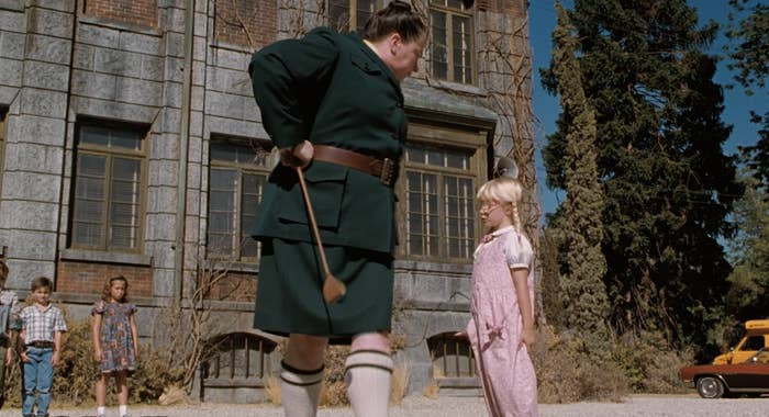 Viral: How The Matilda Pigtail Scene Was Filmed