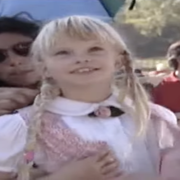 Viral: How The Matilda Pigtail Scene Was Filmed