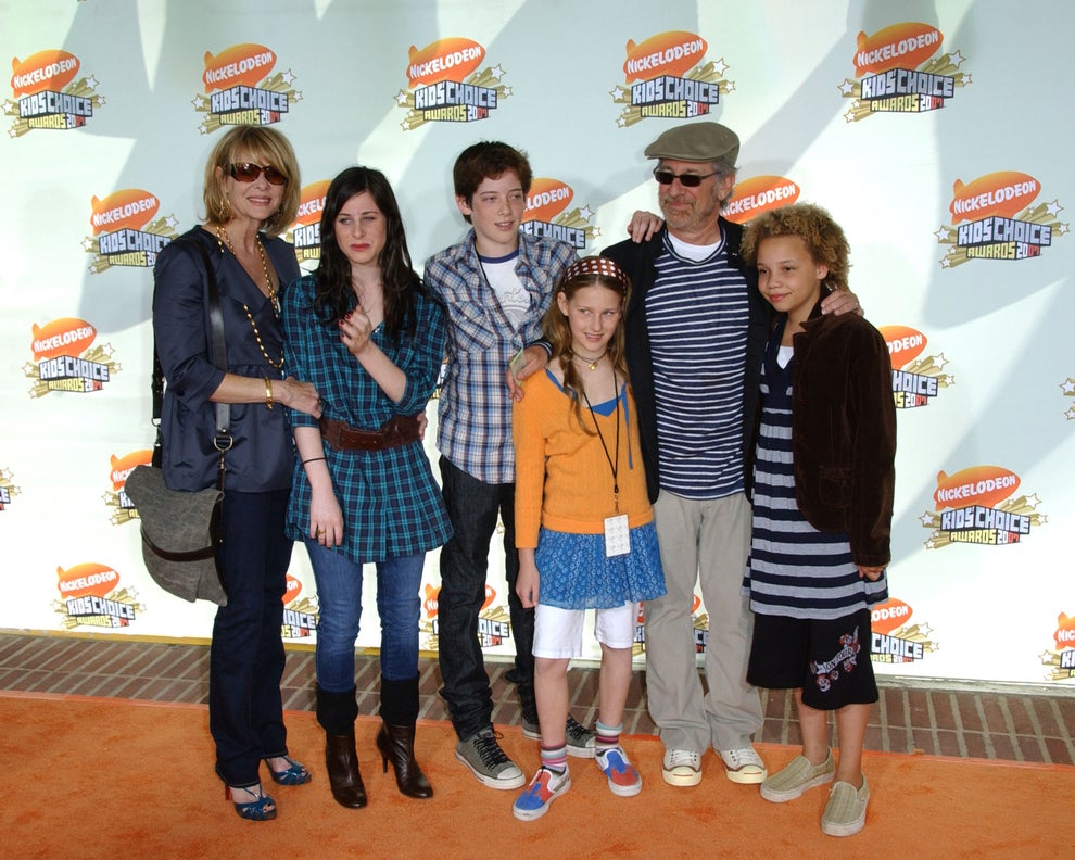 19 Famous People With Five Or More Kids