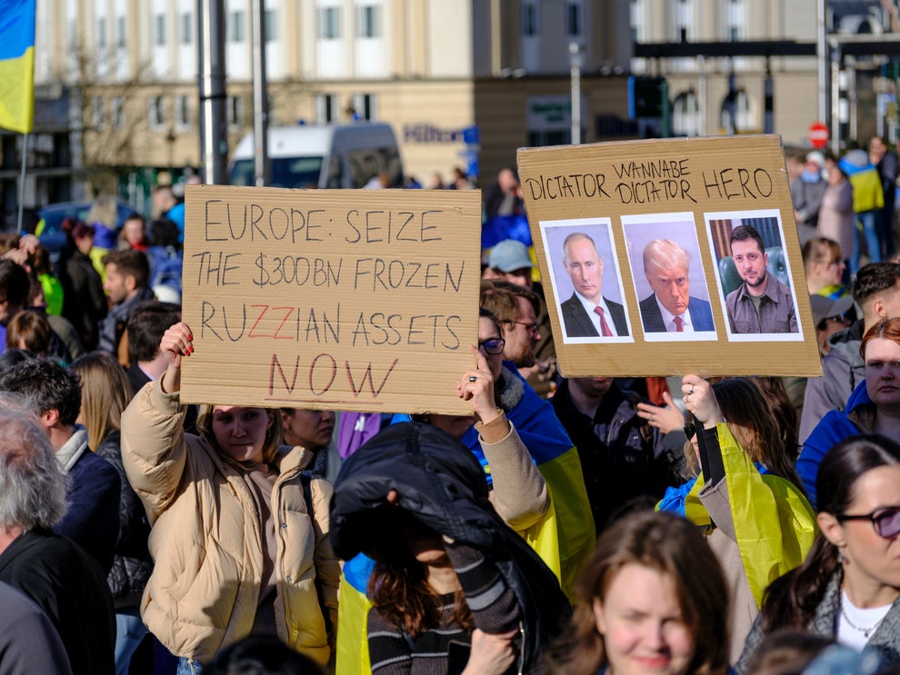 Anti-Trump Float In Germany