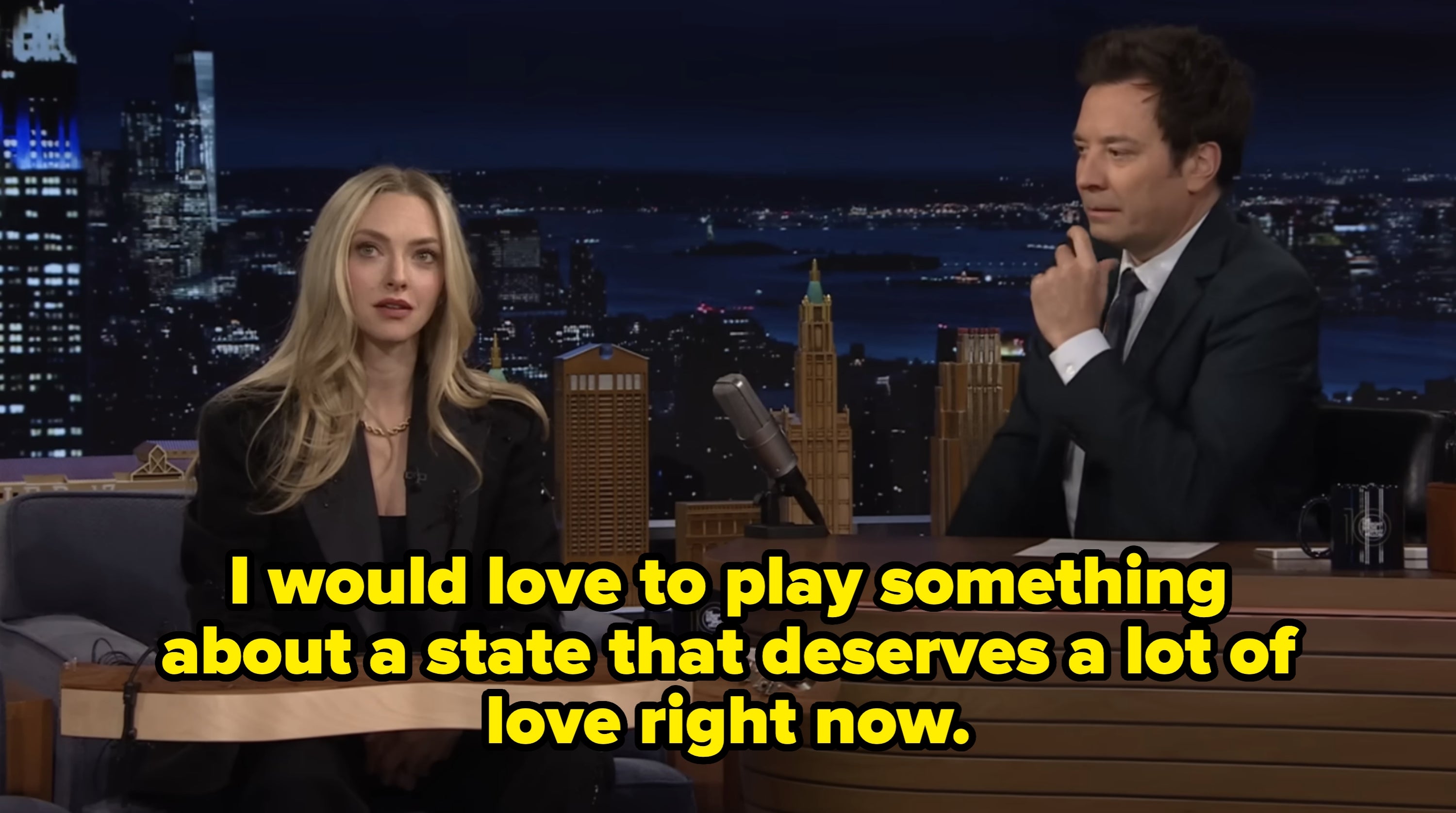 Amanda Seyfried Sings Joni Mitchell To Jimmy Fallon