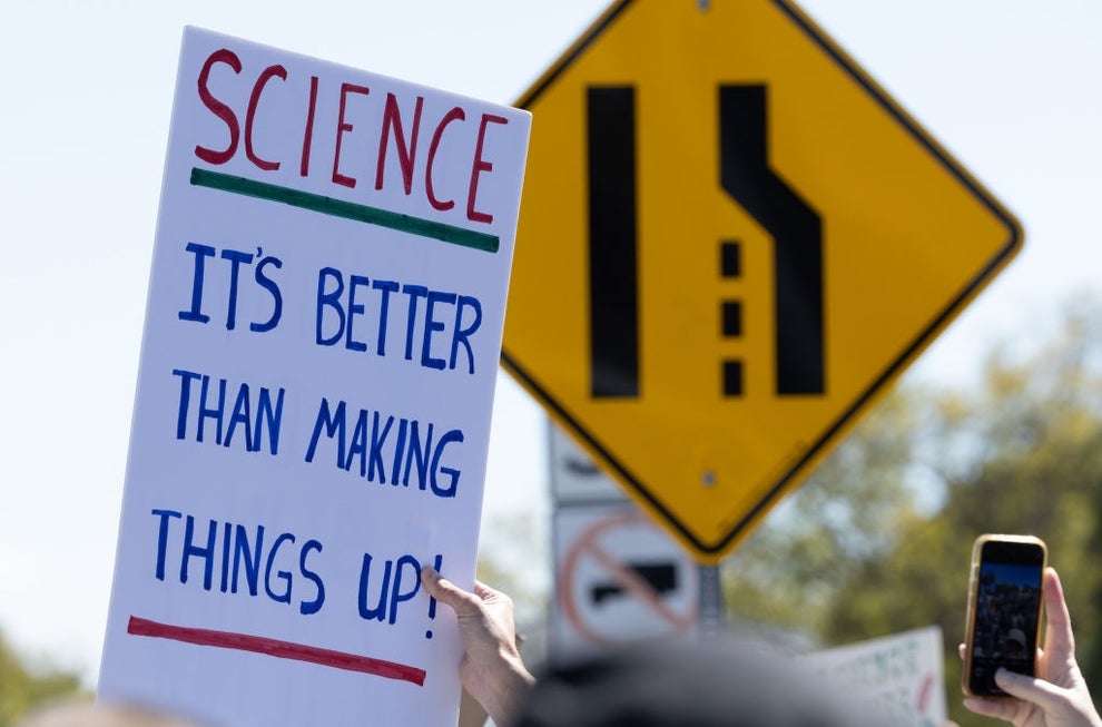 The 38 Most Clever Protest Signs From "Stand Up For Science" Protests