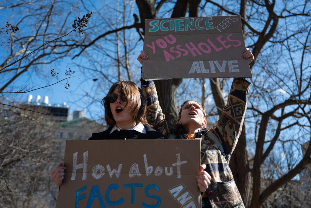 The 38 Most Clever Protest Signs From "Stand Up For Science" Protests