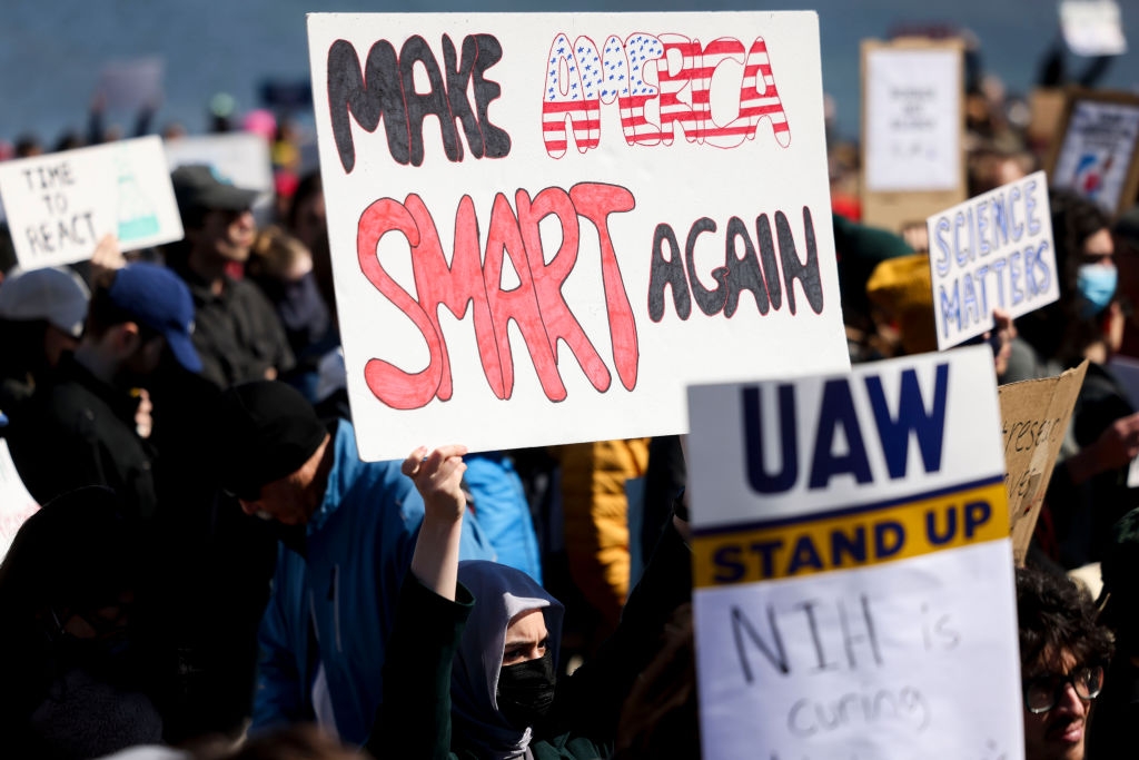 The 38 Most Clever Protest Signs From "Stand Up For Science" Protests