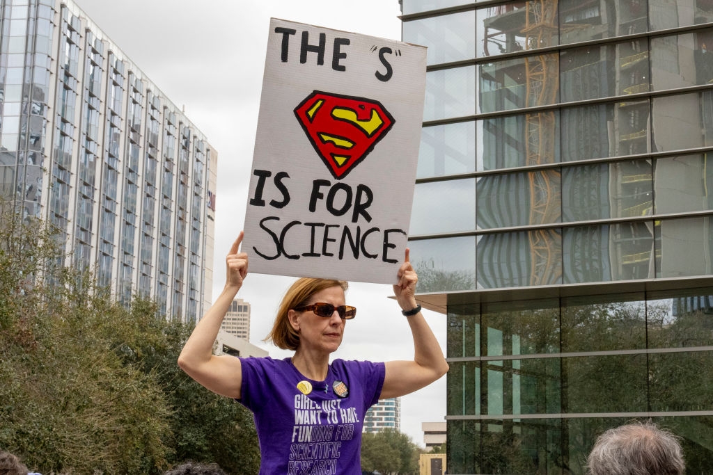 The 38 Most Clever Protest Signs From "Stand Up For Science" Protests