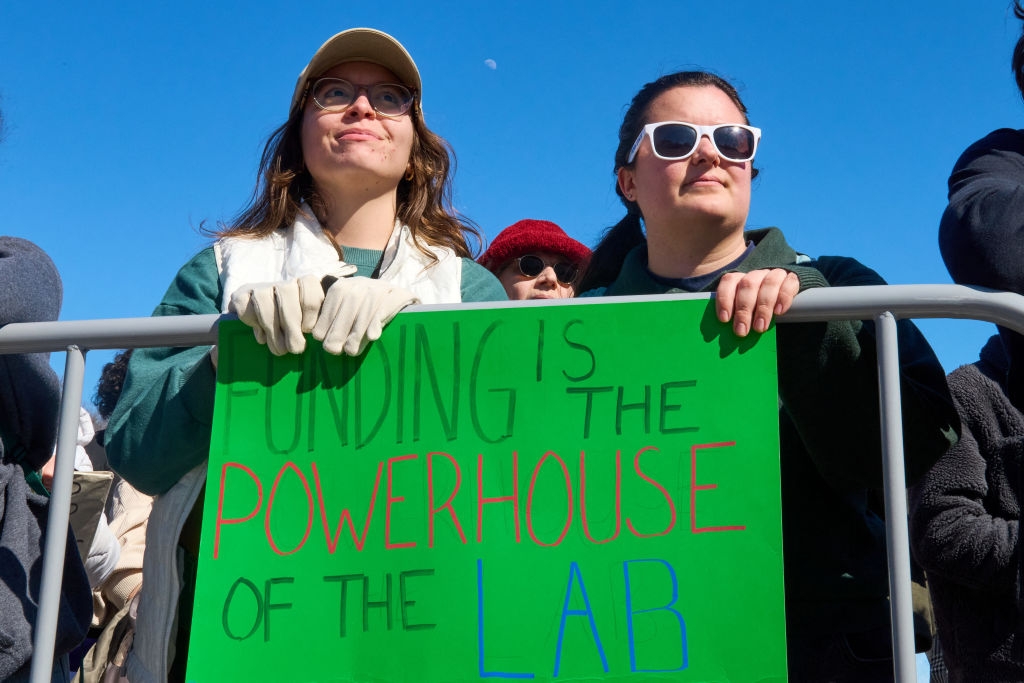 The 38 Most Clever Protest Signs From "Stand Up For Science" Protests