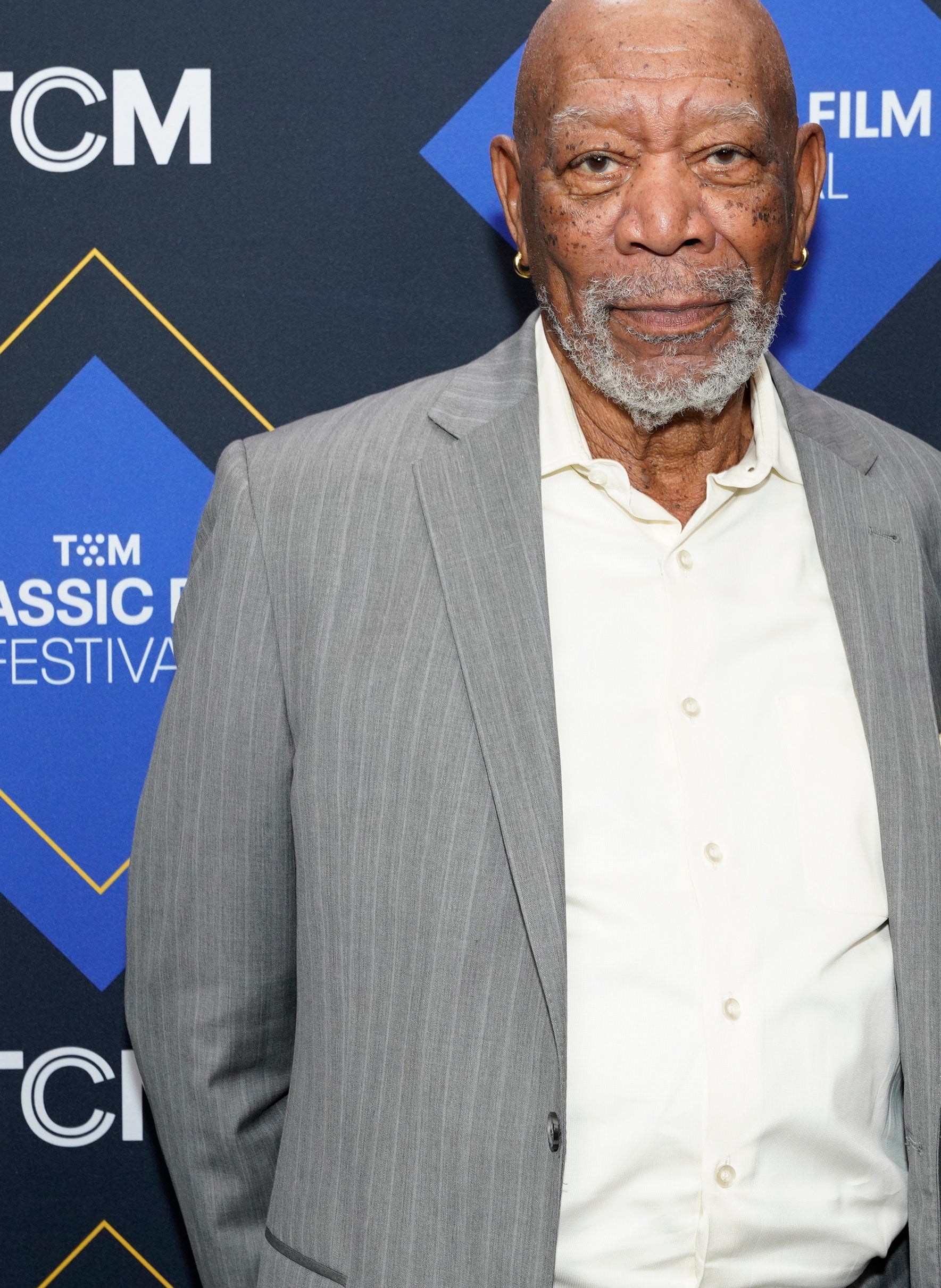 27 Older Famous People When They Were In Their 20s