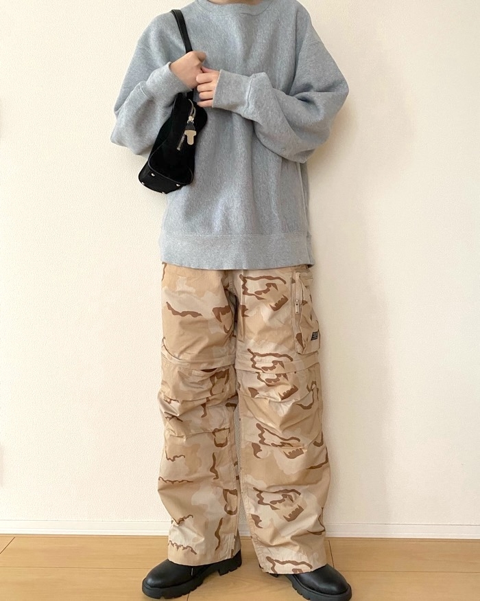 【GU×アンダーカバー】3990円→1990円に値下げ！「デザイン最高！」「だぼだぼ感がグッド」どこから見てもオシャレな《ゆったりパンツ》裾を外せる2WAY仕様が新鮮！【画像・動画】