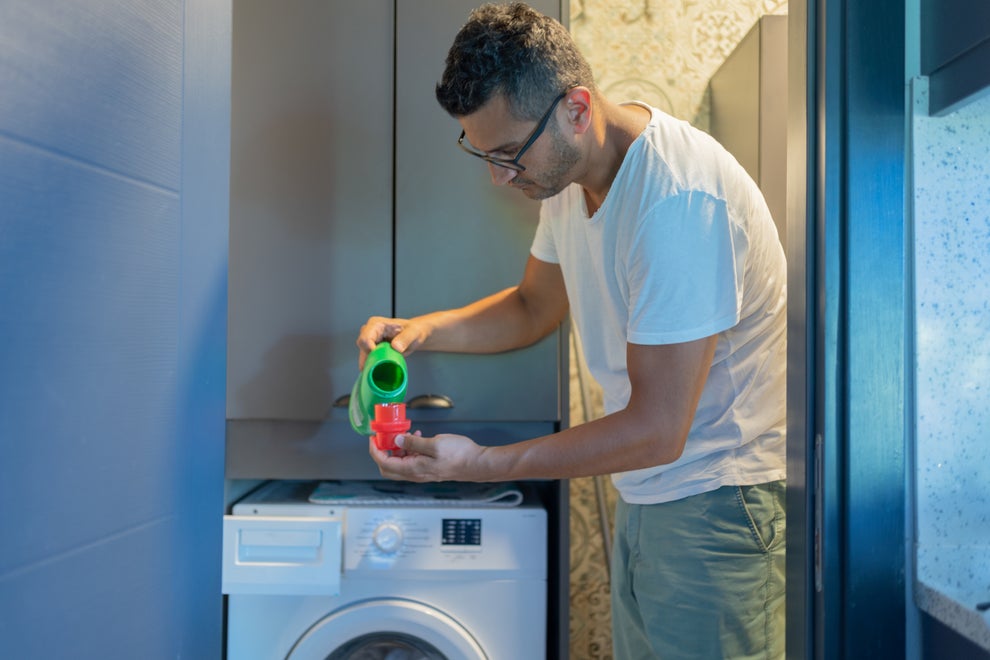 A Viral Detergent Hack Has The Internet Confused