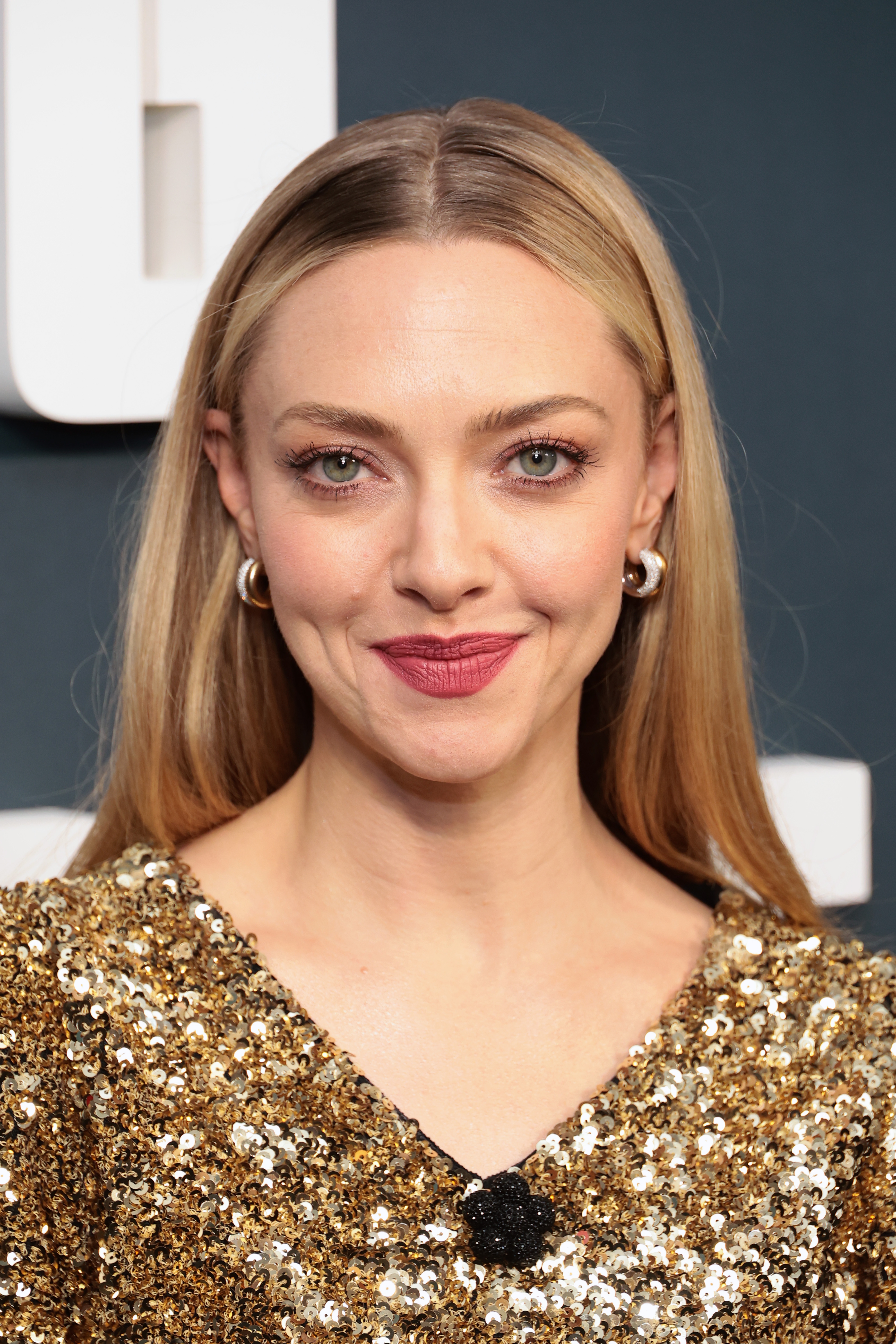 Amanda Seyfried Shows Off Eczema, Natural Skin
