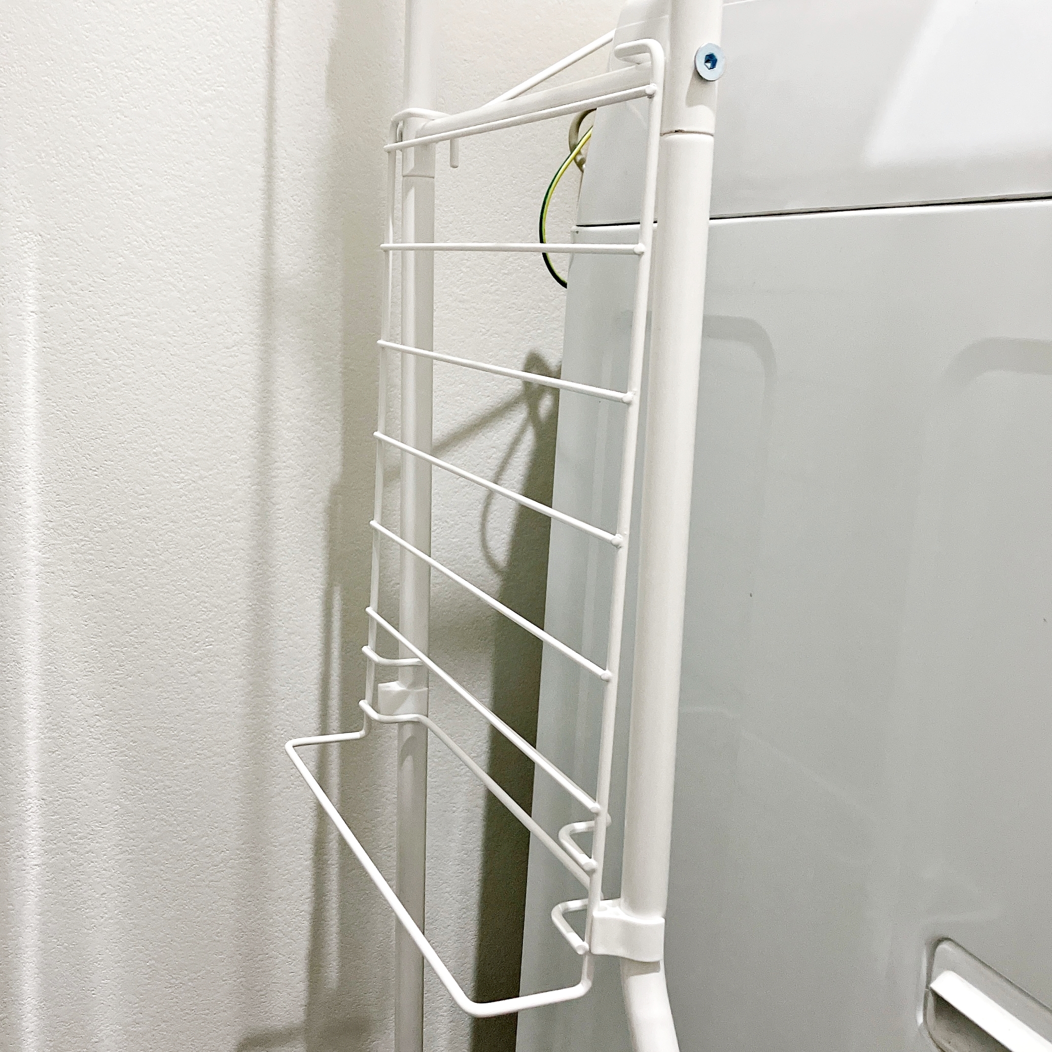 【ニトリ】洗濯機まわりの収納、コレが正解だわ…洗剤やタオルがまるっと置けて嬉しい〜！「めっちゃいい！」「狭い部屋の為すごく助かってます」《購入レビュー》