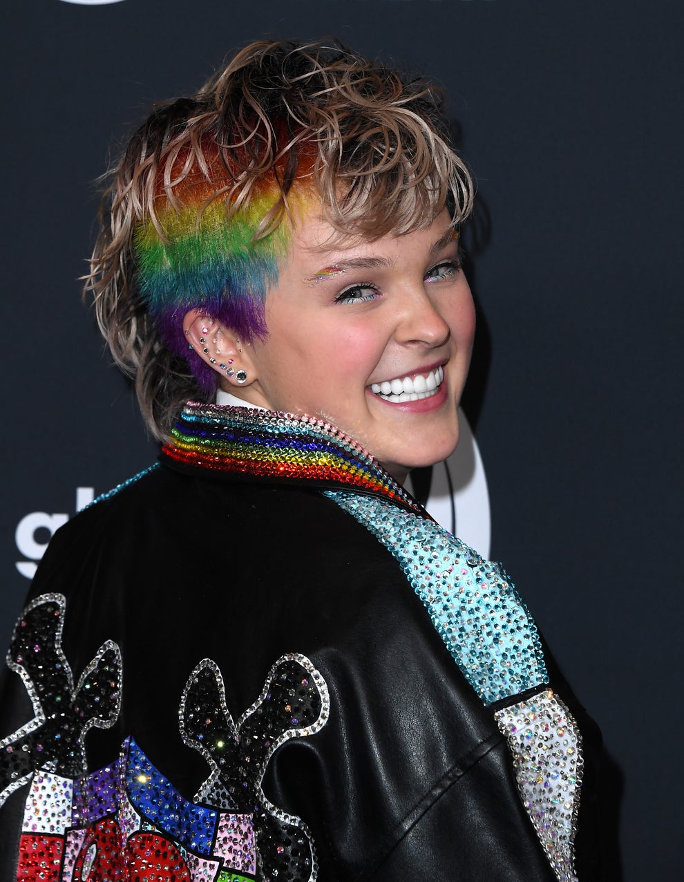 JoJo Siwa Rocks Rainbow Mohawk Hairstyle