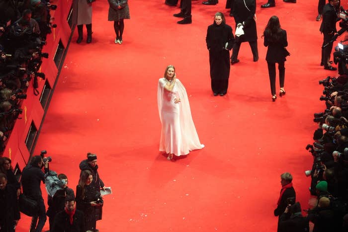 24 Unglamorous Red Carpet Behind-The-Scenes Secrets
