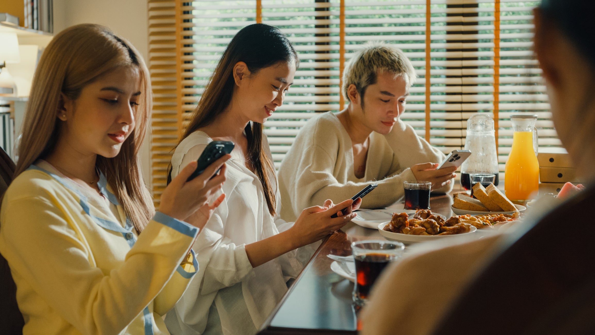 22 Social Norms That Genuinely Need To Change