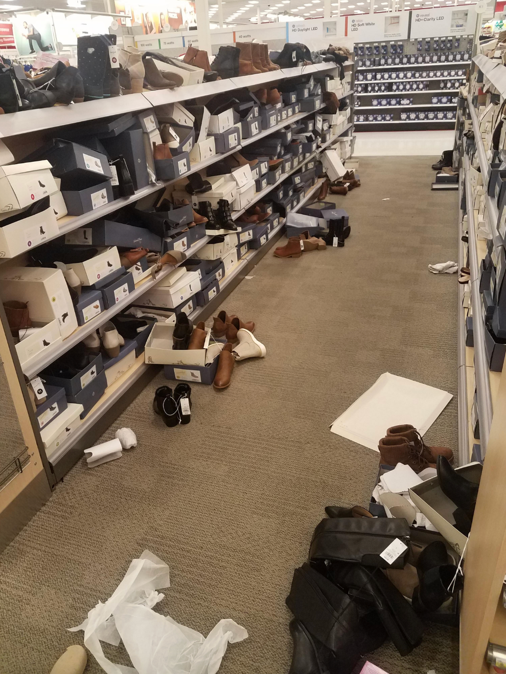 17 Screenshots Of Rude Customers Caught In Stores