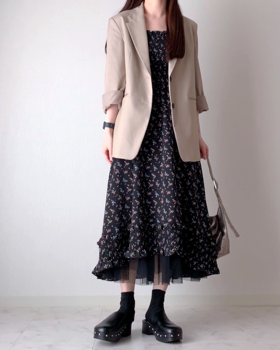 【GU】4990円→3990円に値下げ中！「着痩せしたい方にオススメ」「デザインが本当に素敵」rokhコラボの『細見えワンピ』一枚で旬コーデが完成します！《着用レビュー》【画像・動画】