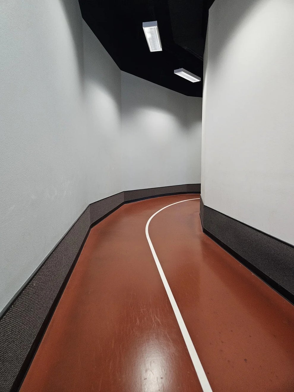 19 Liminal Space Photos That Are Weirdly Creepy