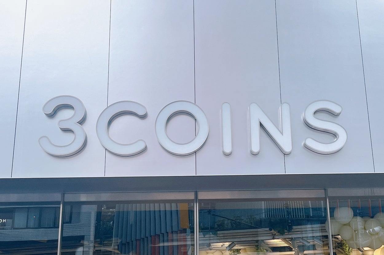 【3coins】こんな《おしゃれボトル》見たことない…！ホテルみたいなキッチンになったよ！「3度目のリピ」「片手で使えて便利」【画像・動画】