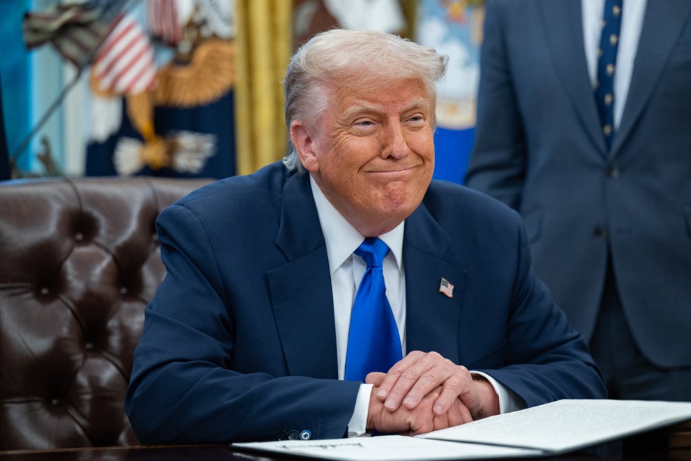 Handwriting Experts Analyze Donald Trump's Signature