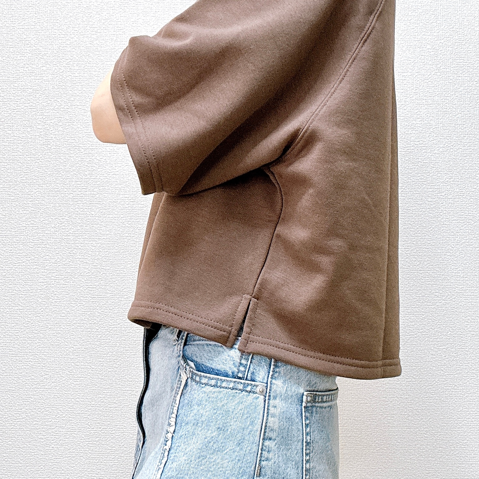 【coca】1690円の「スウェットみたいなTシャツ」が今っぽくてかわいい！何にでも合わせやすくて、全色買いしたいわ…！《着用レビュー》【画像・動画】