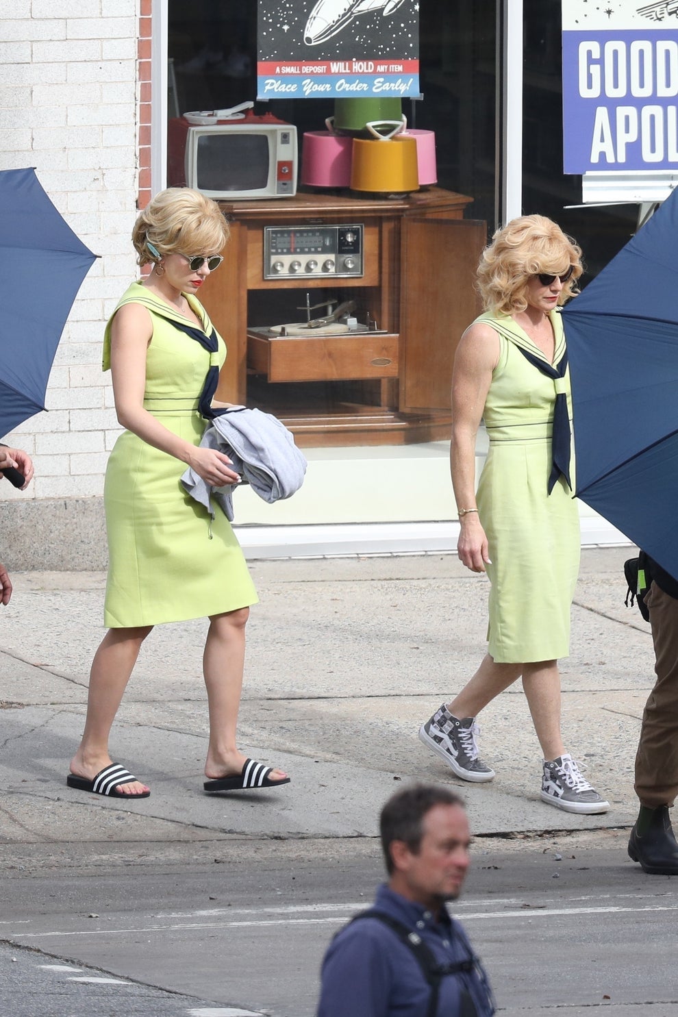 50 Wild Photos Of Celebs With Their Stunt Doubles