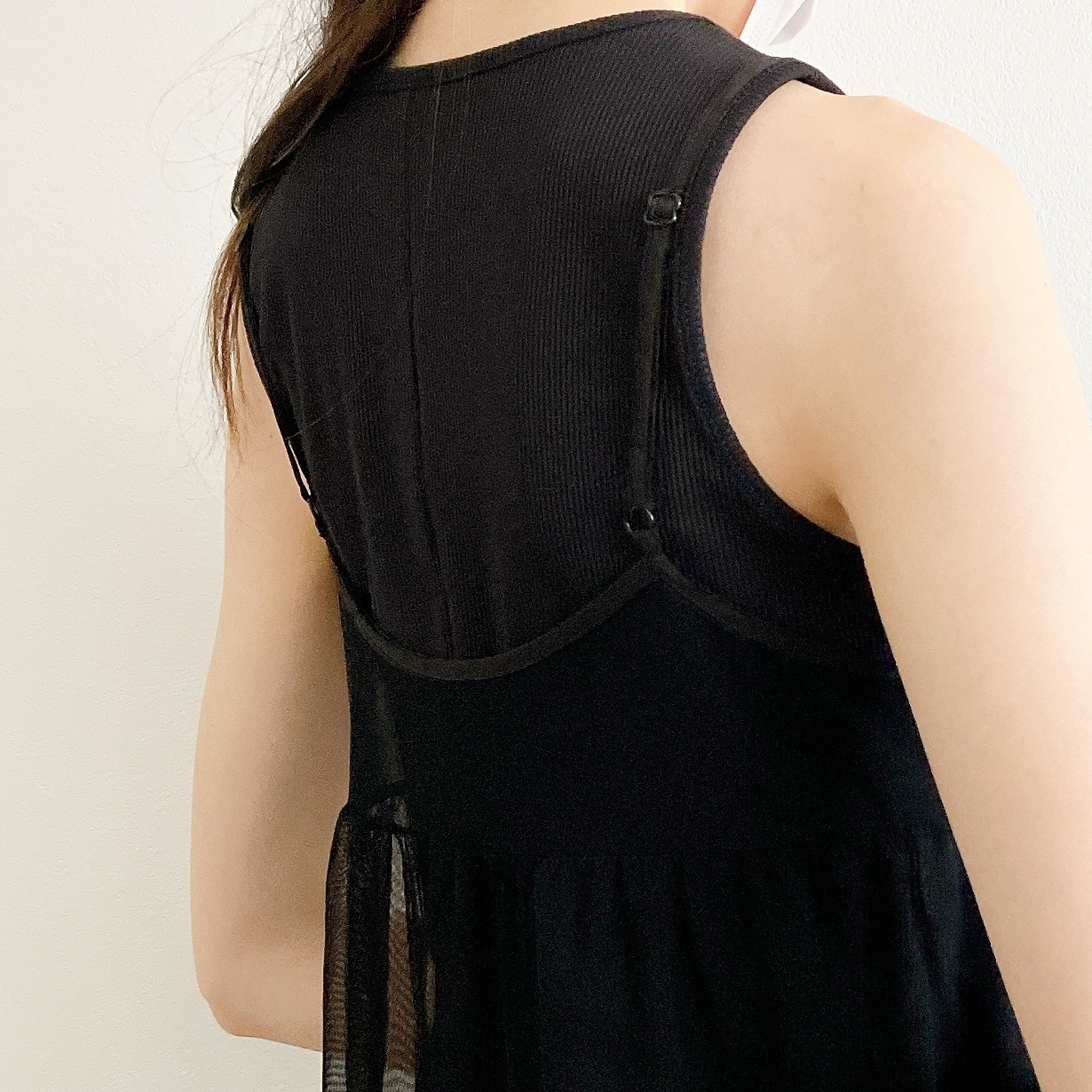 【GU】「使い勝手最強」「セットでこの値段は安い！」2990円→2490円の『今っぽワンピ』歩くたびに揺れてカワイイし、着回し力すごい！《着用レビュー》【画像・動画】