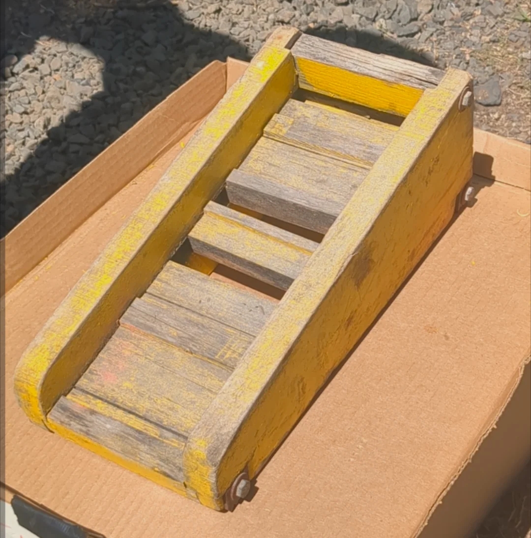 47 Weird Items Identified By People On The Internet