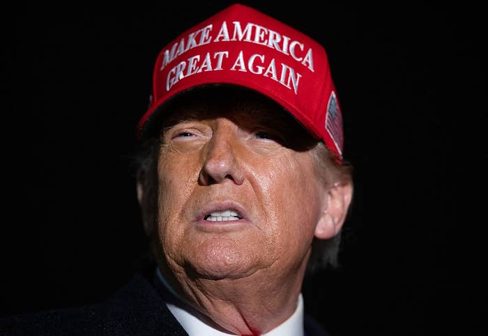 Trump's Phone Background Is Going Viral Again And It's So Predictable