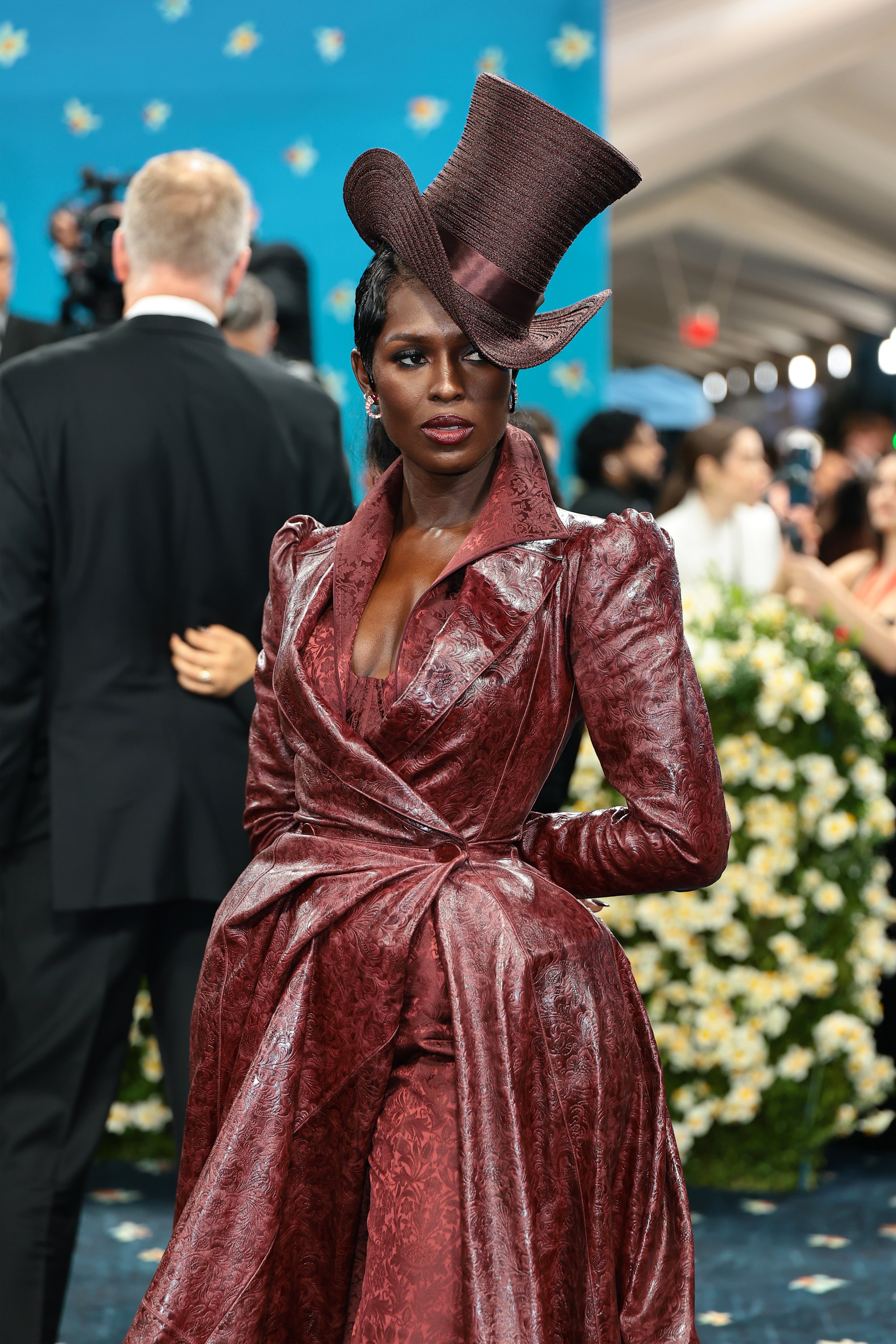 Jodie Turner-Smith's Cryptic Post, Joshua Jackson Custody Drama