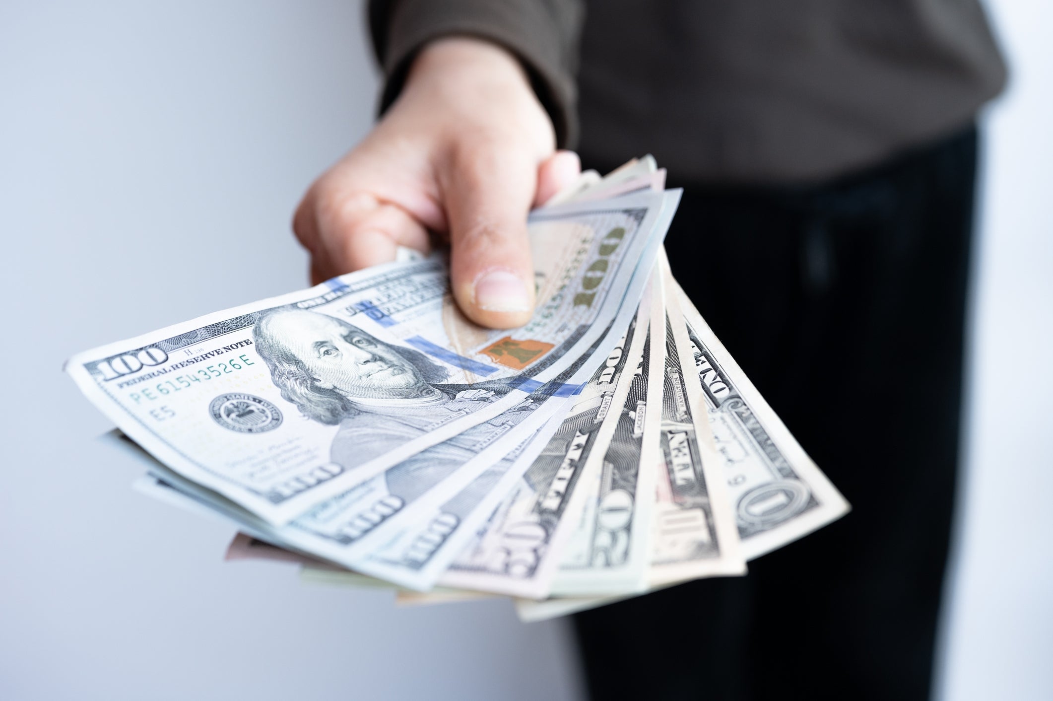 20 People Who Dated The Ultra-Rich Are Revealing The Surprising Things ...