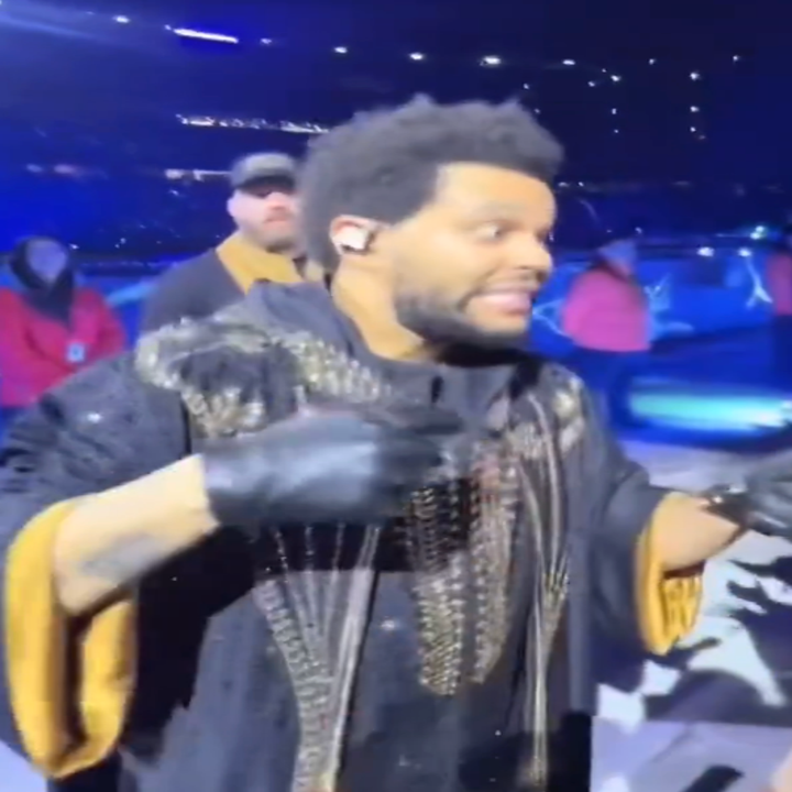 The Weeknd Reacts To Fan Throwing Underwear At Face