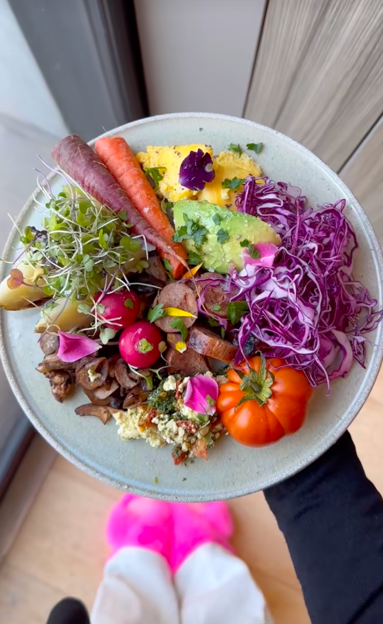 Why Everyone Is Obsessed With The Viral Allison Plates