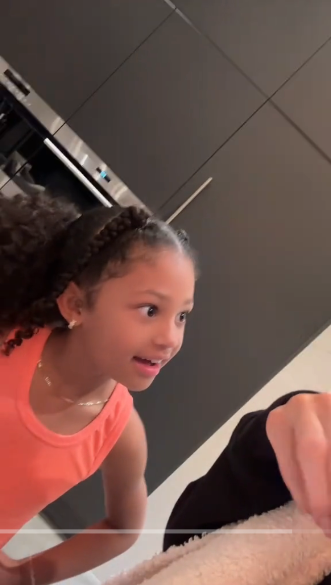 Kylie Jenner's Daughter Unimpressed By King Kylie Era