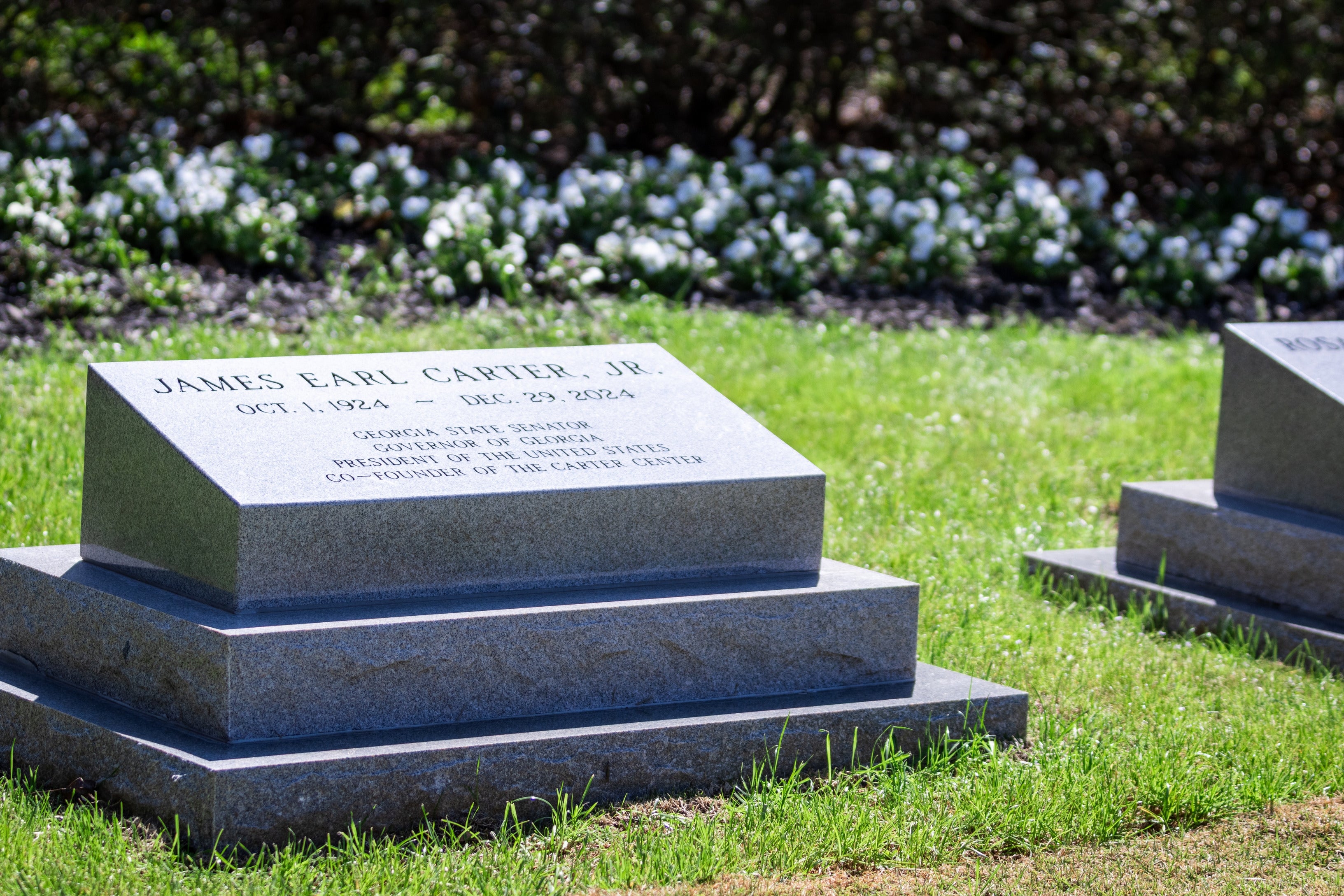 I'm Fascinated By Presidential Graves, So Here's What The Grave Of ...