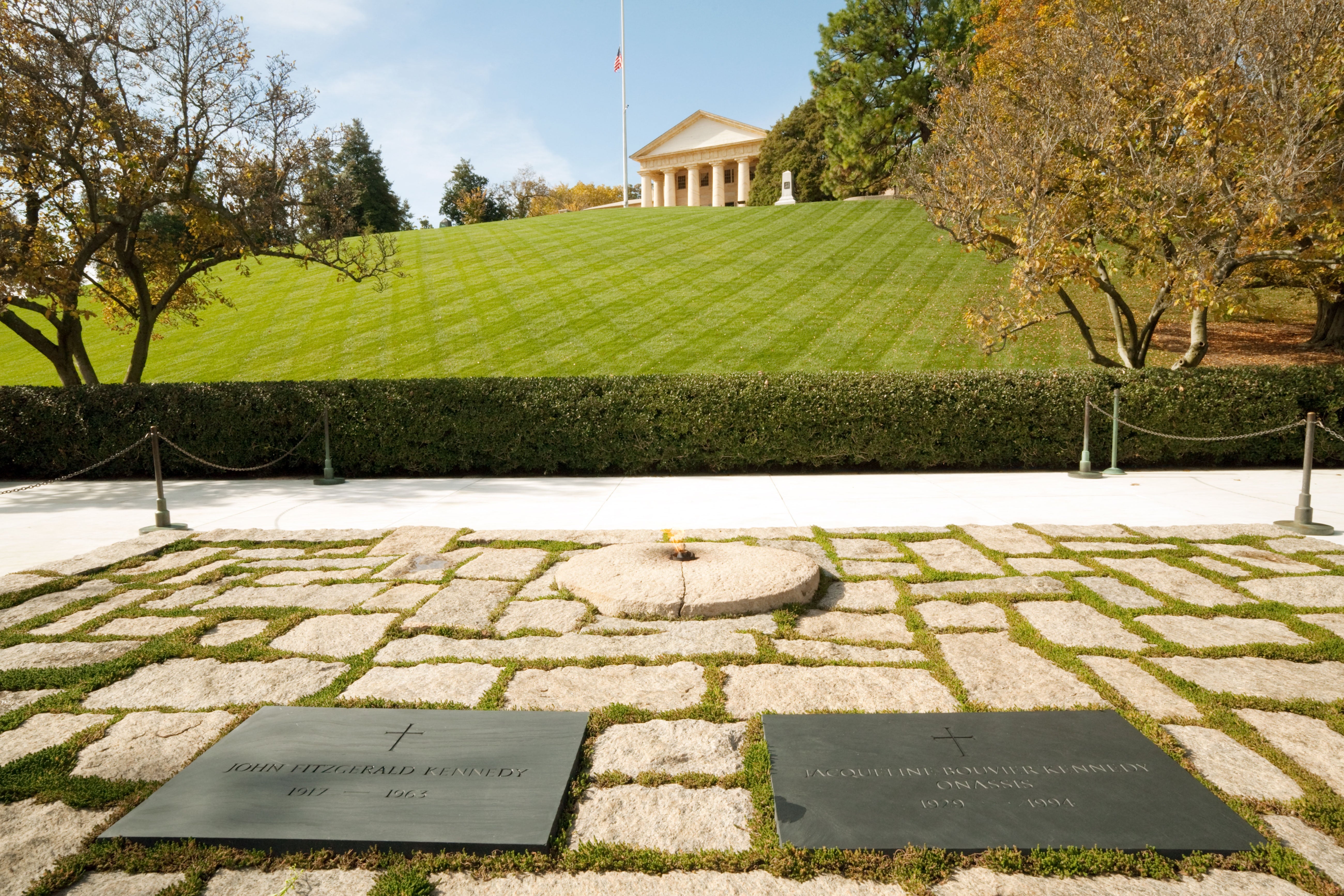 I'm Fascinated By Presidential Graves, So Here's What The Grave Of ...
